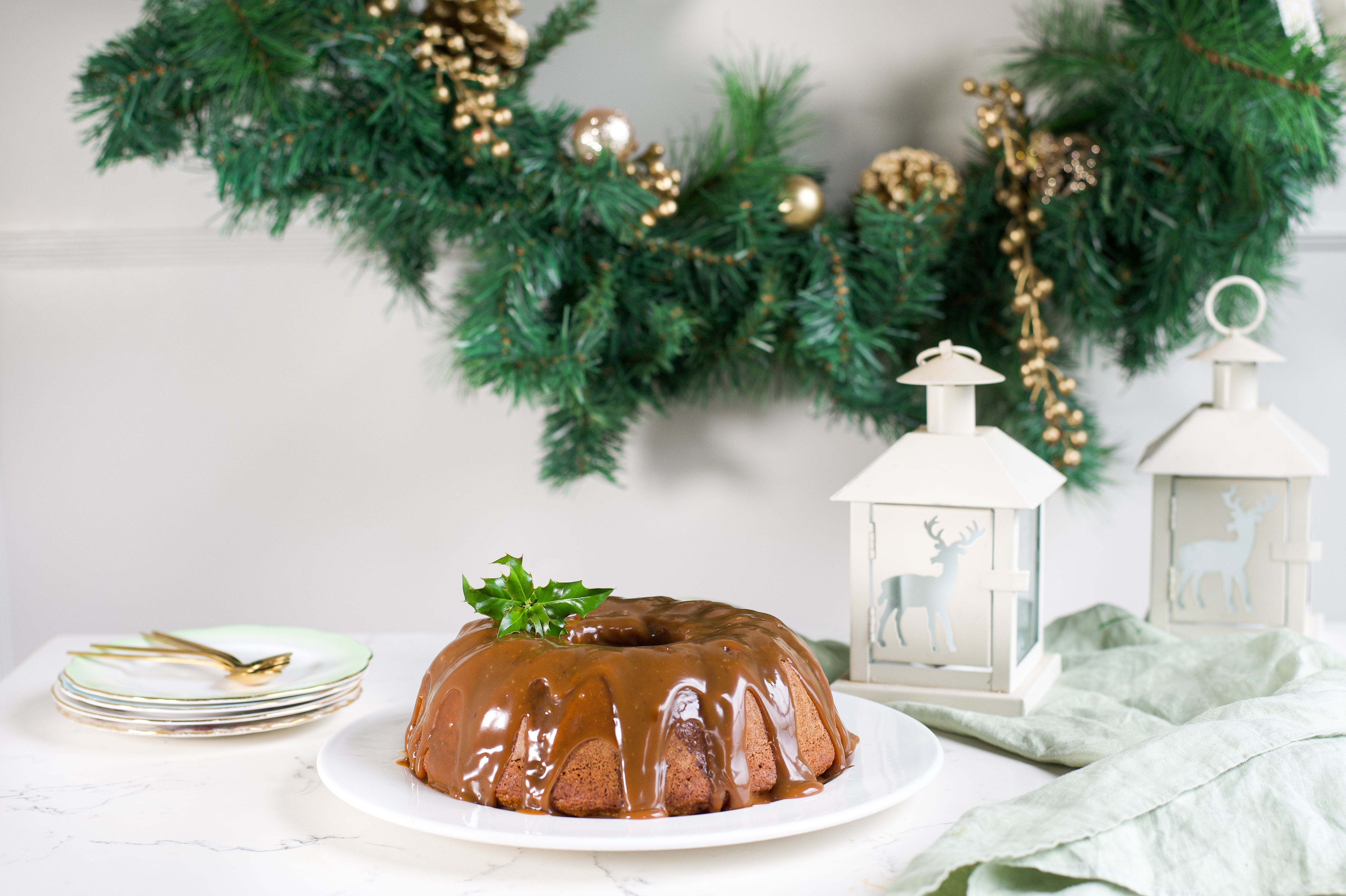 Mon's Apple Spiced Ring Cake | Wedgewood
